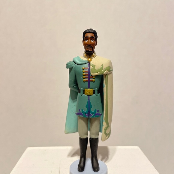 Disney | Toys | Disney Lieutenant Mattias Figure 4 Cake Topper Toy ...